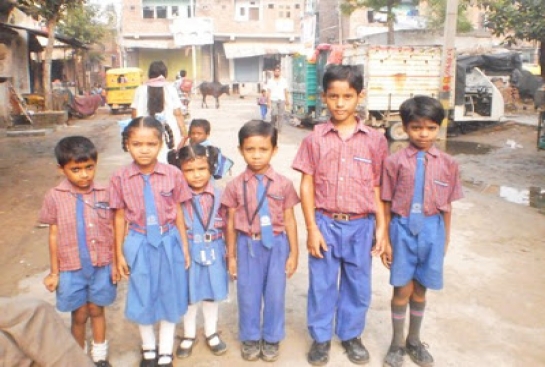 School Chalein Hum (Let\'s Go To School)